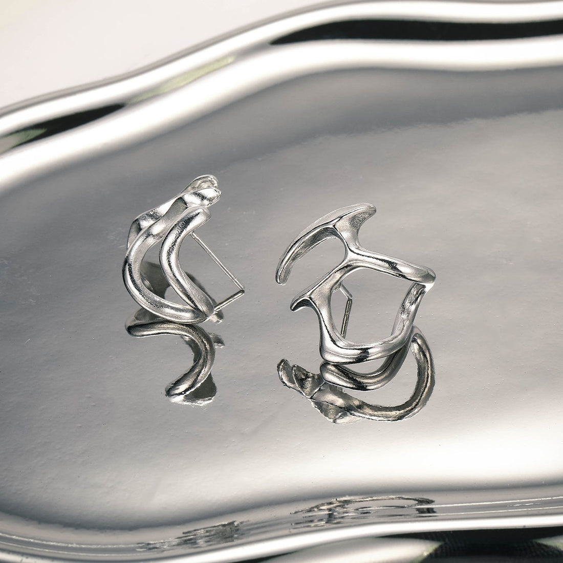 Women's High-grade Hollow Ear Cool Style Unique Rings – Nutricaodiaria